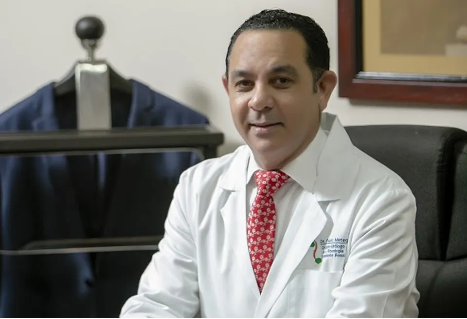 EU: Reconocen urólogo RD por técnica contra crecimiento prostático